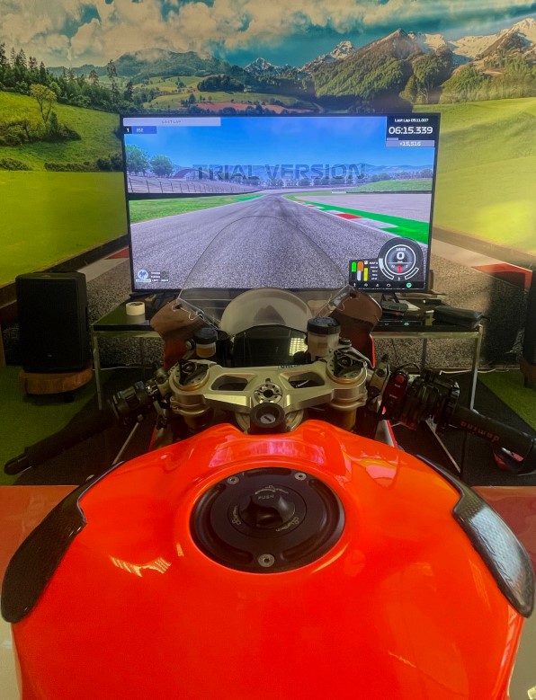На Мотодроме Сочи начал работать симулятор Moto Trainer - Журнал "МОТО ...